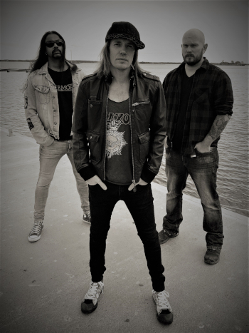 Evermore - Court of the Tyrant King - Re-Release Album Review - Soundmagnet